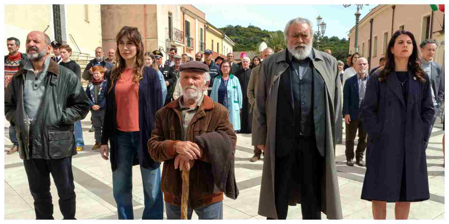 Dove vedere La vita va così in streaming: il film con Virginia Raffaele ...