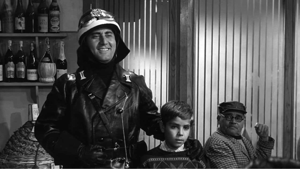 Stasera in Tv: Alberto Sordi ti farà ridere come mai in Il Vigile ...