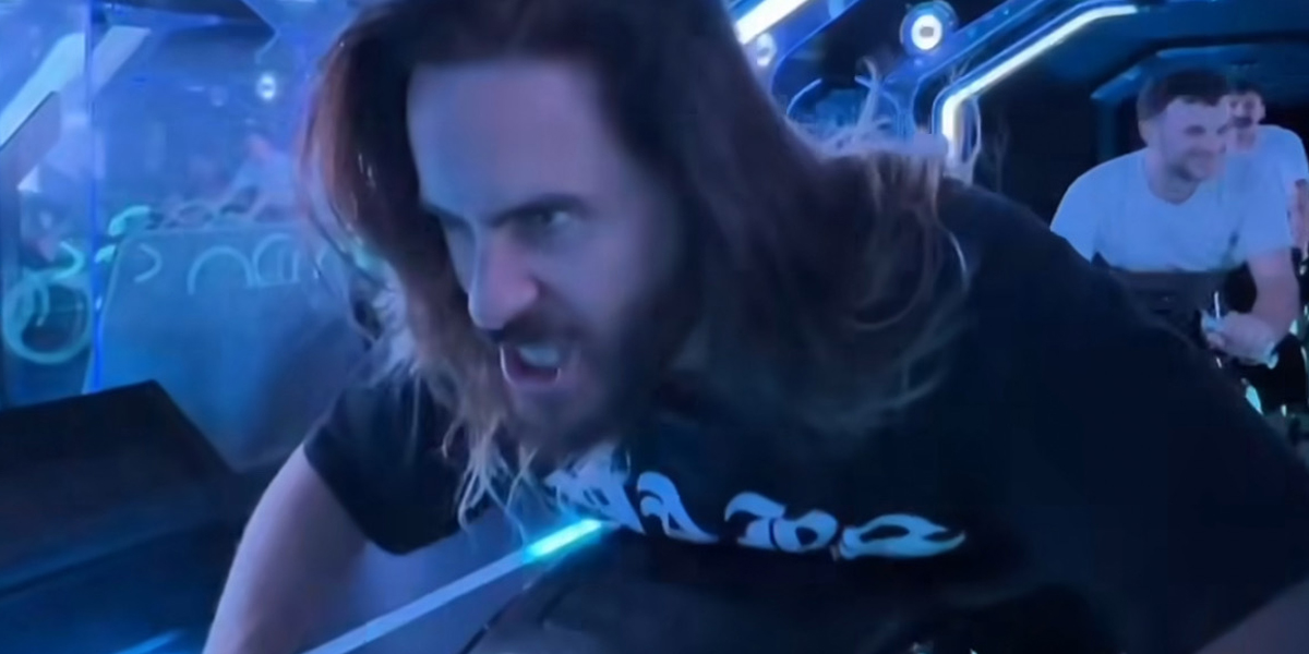 Tron: Ares, Jared Leto a bordo dell'attrazione di Disneyland: "Mi sento ...