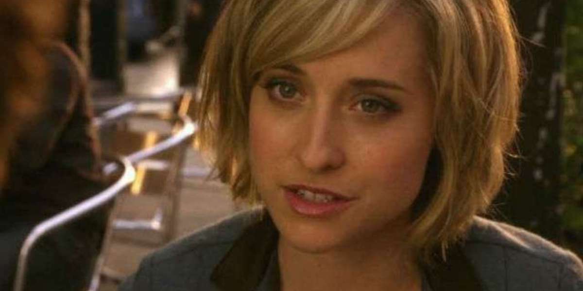La storia di NXIVM, la setta di cui faceva parte Allison Mack ...