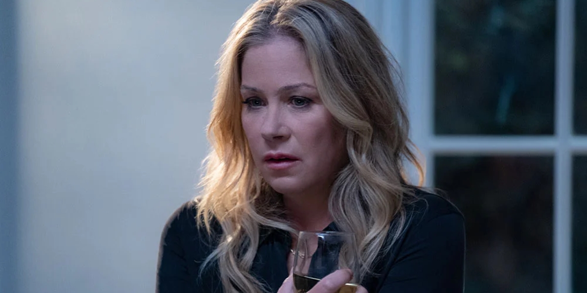 Dead To Me: Christina Applegate ha voluto concludere le riprese dopo la diagnosi di sclerosi ...