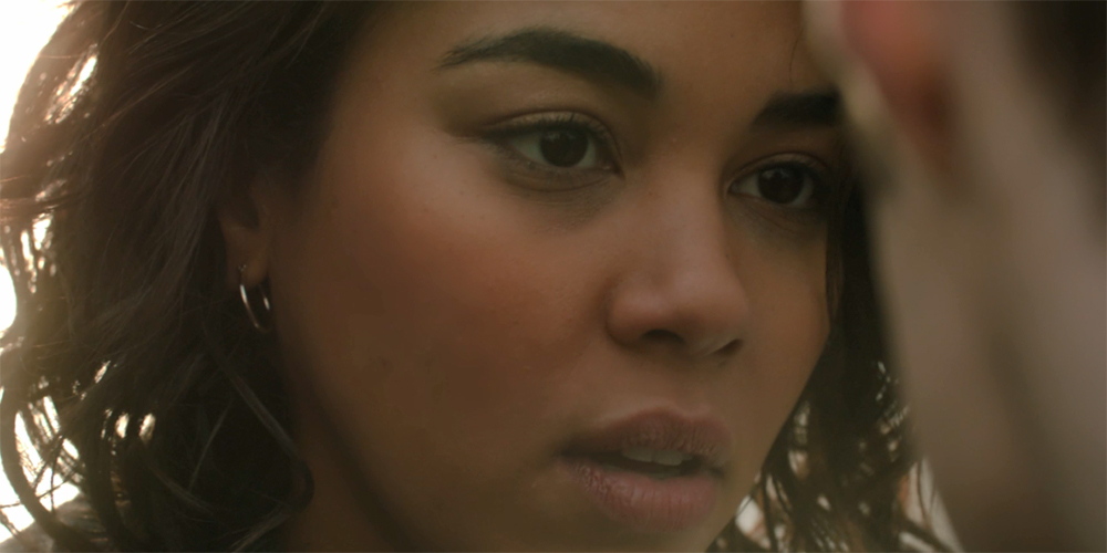 Endless, il trailer italiano del film con Alexandra Shipp e Nicholas ...